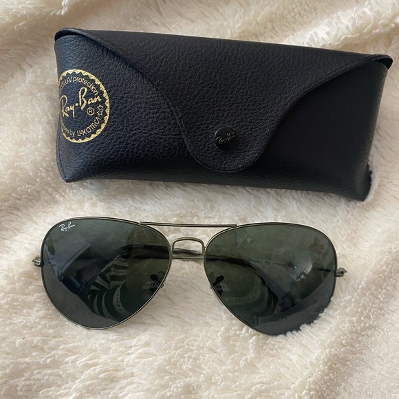 Ray-Ban | Accessories | Rayban Large Aviator Sunglasses | Poshmark